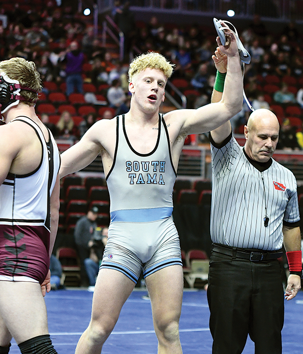 Chavez, Bridgewater reach semis | News, Sports, Jobs - Times Republican